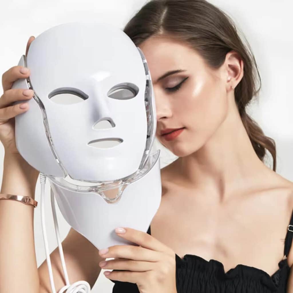 Best 5 Red Light Therapy Masks for Radiant Skin in 2024